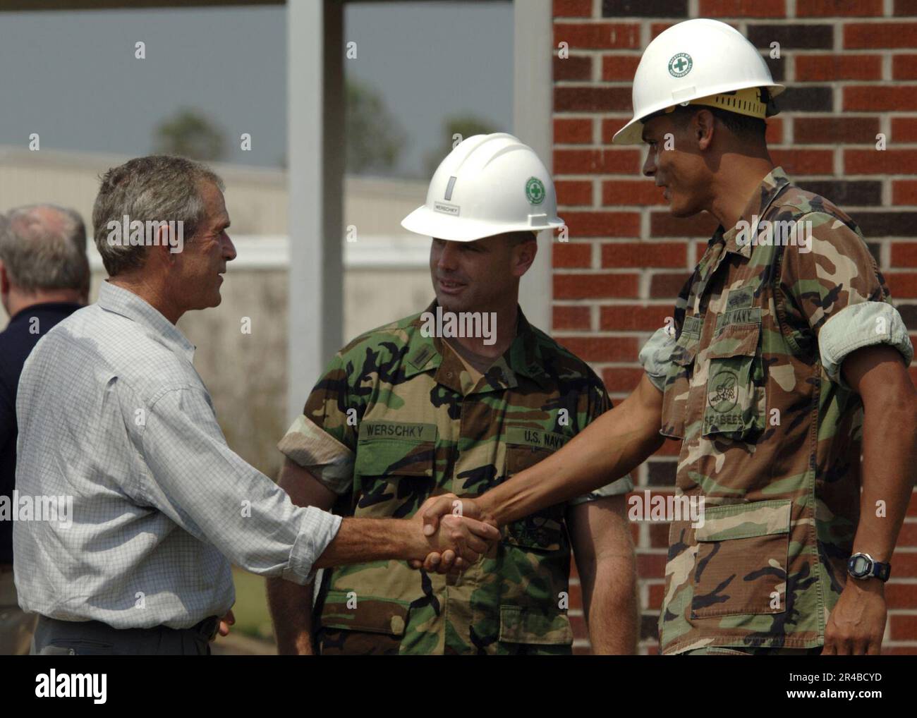 US Navy President George W. Bush conveys his gratitude to U.S. Navy ...