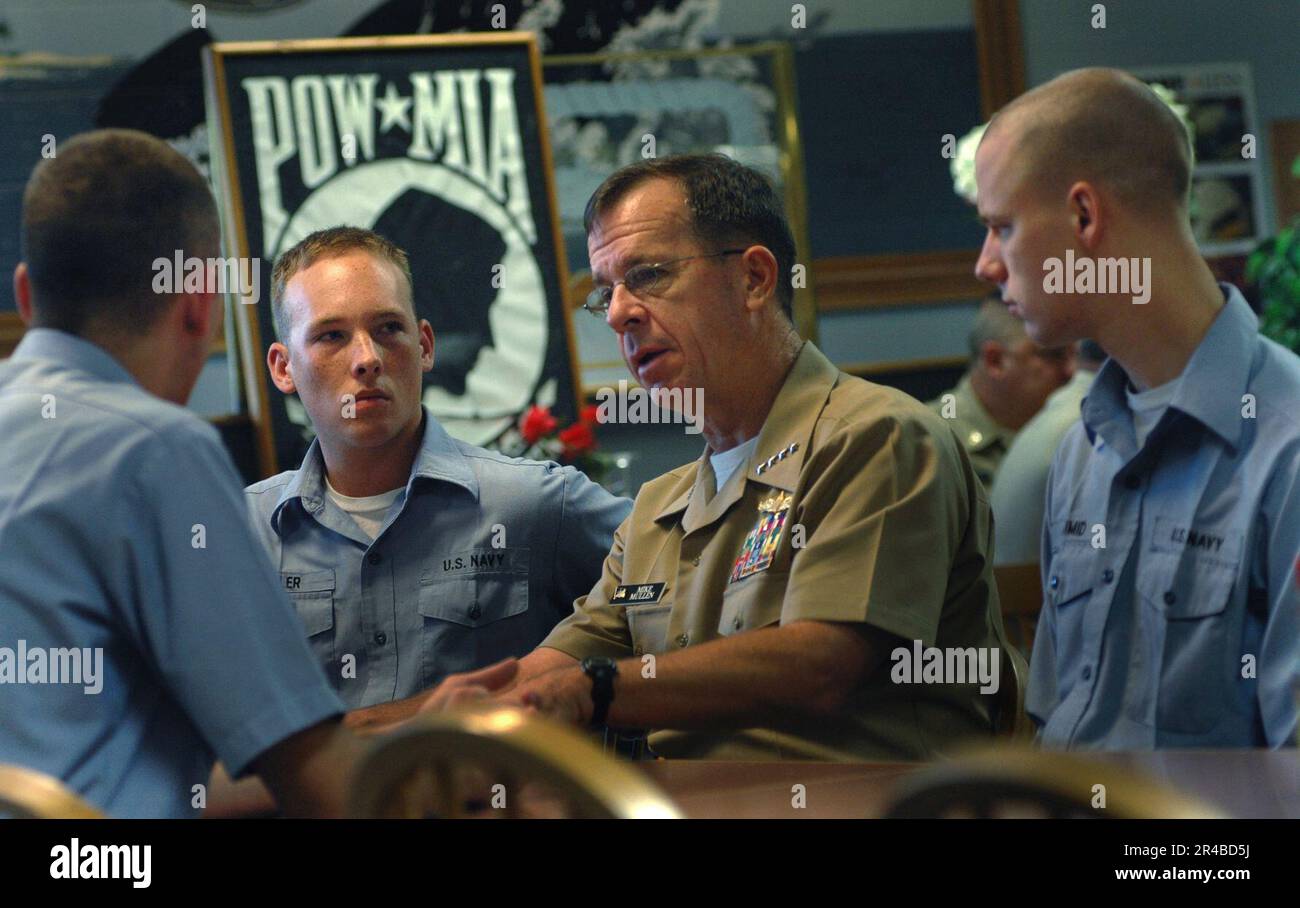 US Navy Chief of Naval Operations (CNO) Adm. Mike Mullen spends time ...
