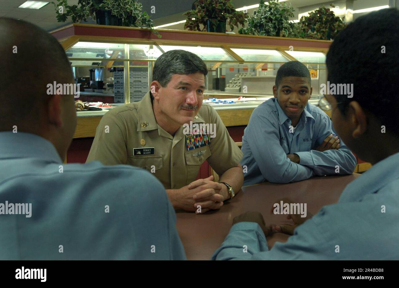 US Navy The Master Chief Petty Officer of the Navy (MCPON) Terry Scott ...