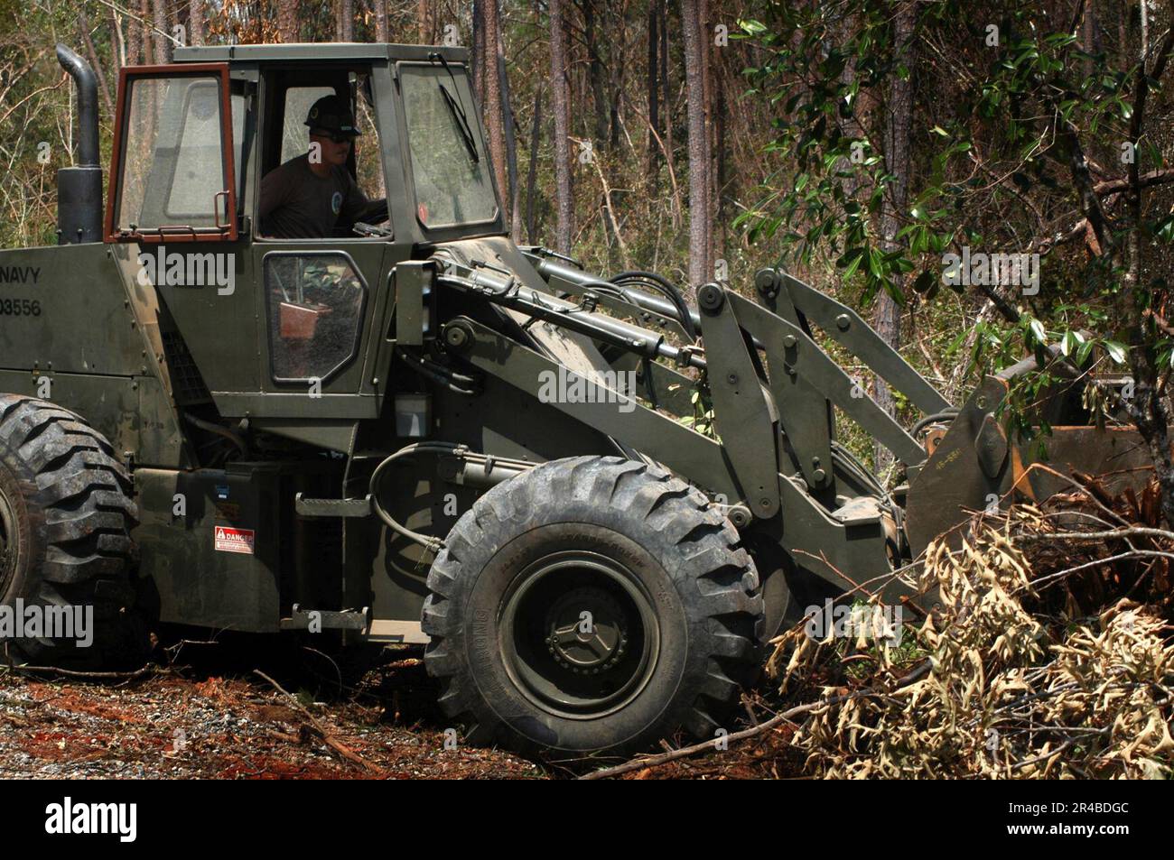 US Navy U.S. Navy Equipment Operator 2nd Class assigned to Naval Mobile ...
