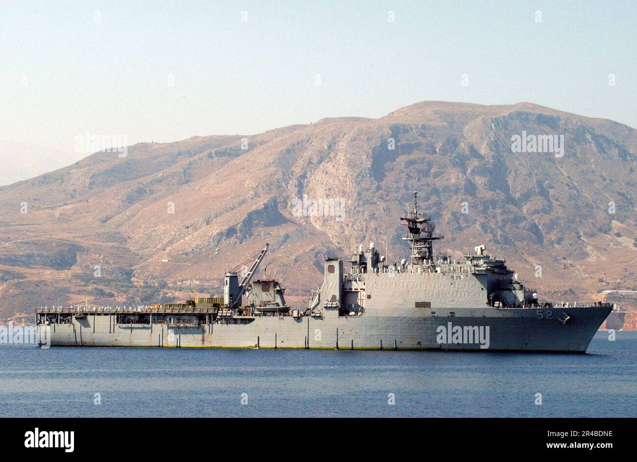 US Navy The dock landing ship USS Pearl Harbor (LSD 52) arrives for its ...