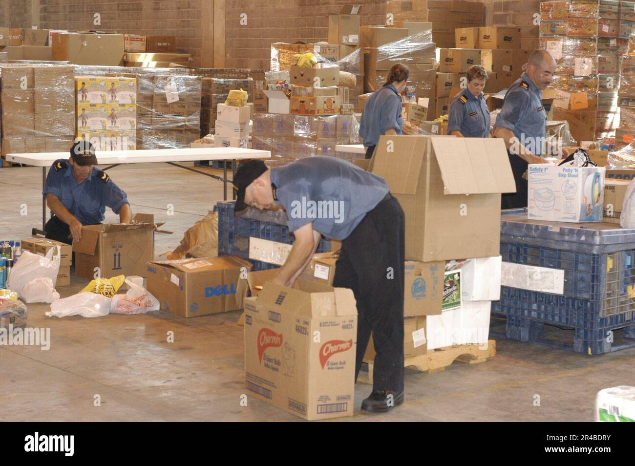 US Navy Canadian Sailors assigned to the patrol frigate HMCS Toronto ...