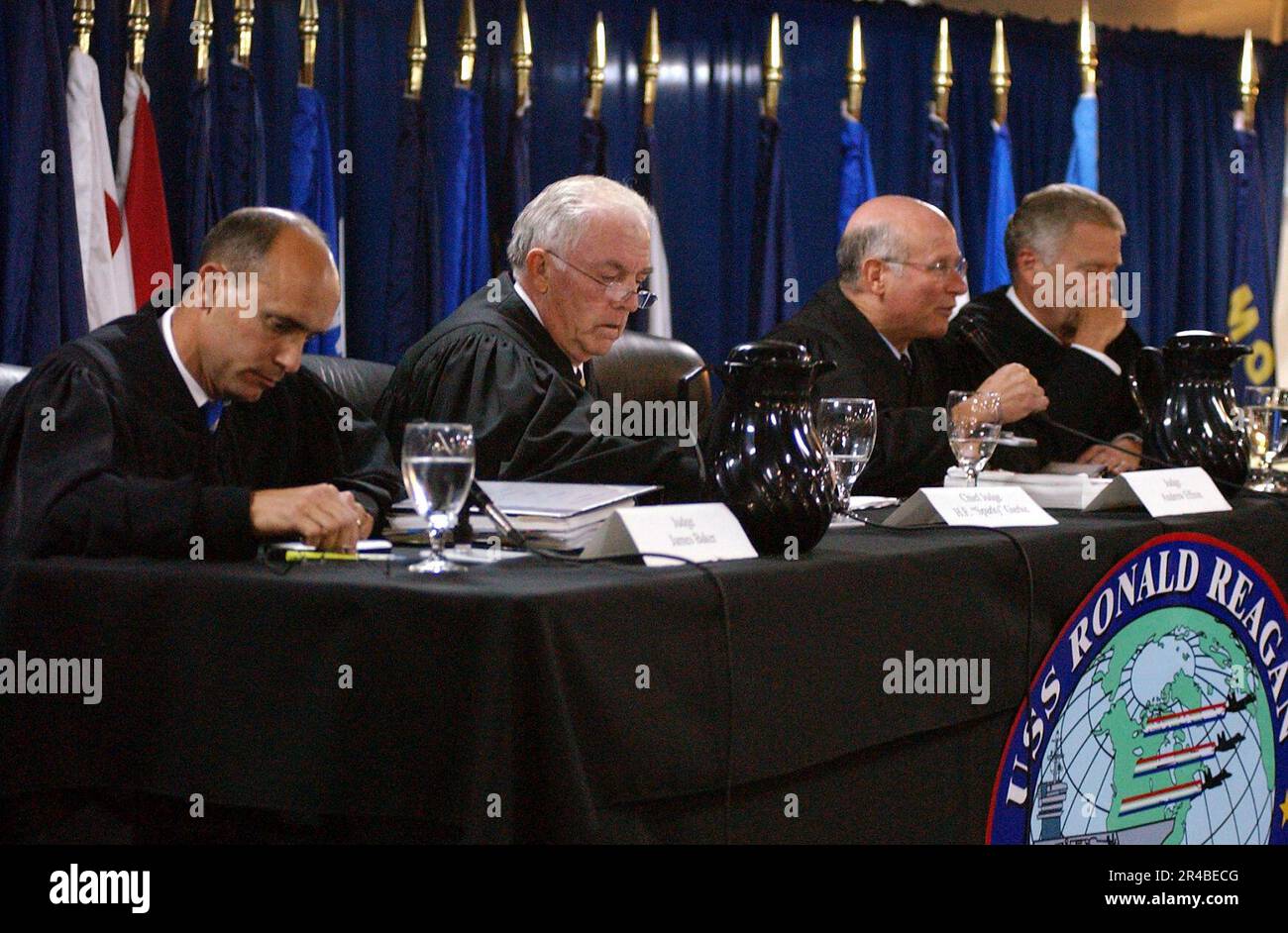 Aircraft carr hi-res stock photography and images - Alamy