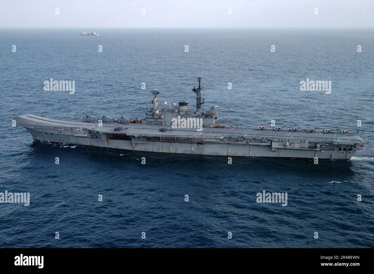 US Navy The Indian aircraft carrier CVH Viraat (R 22) underway in the ...