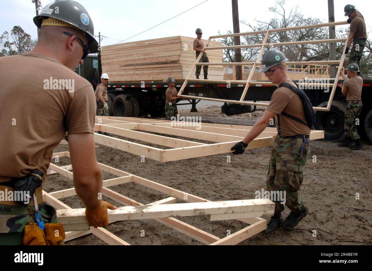 US Navy U.S. Navy Seabees, assigned to Naval Mobile Construction ...