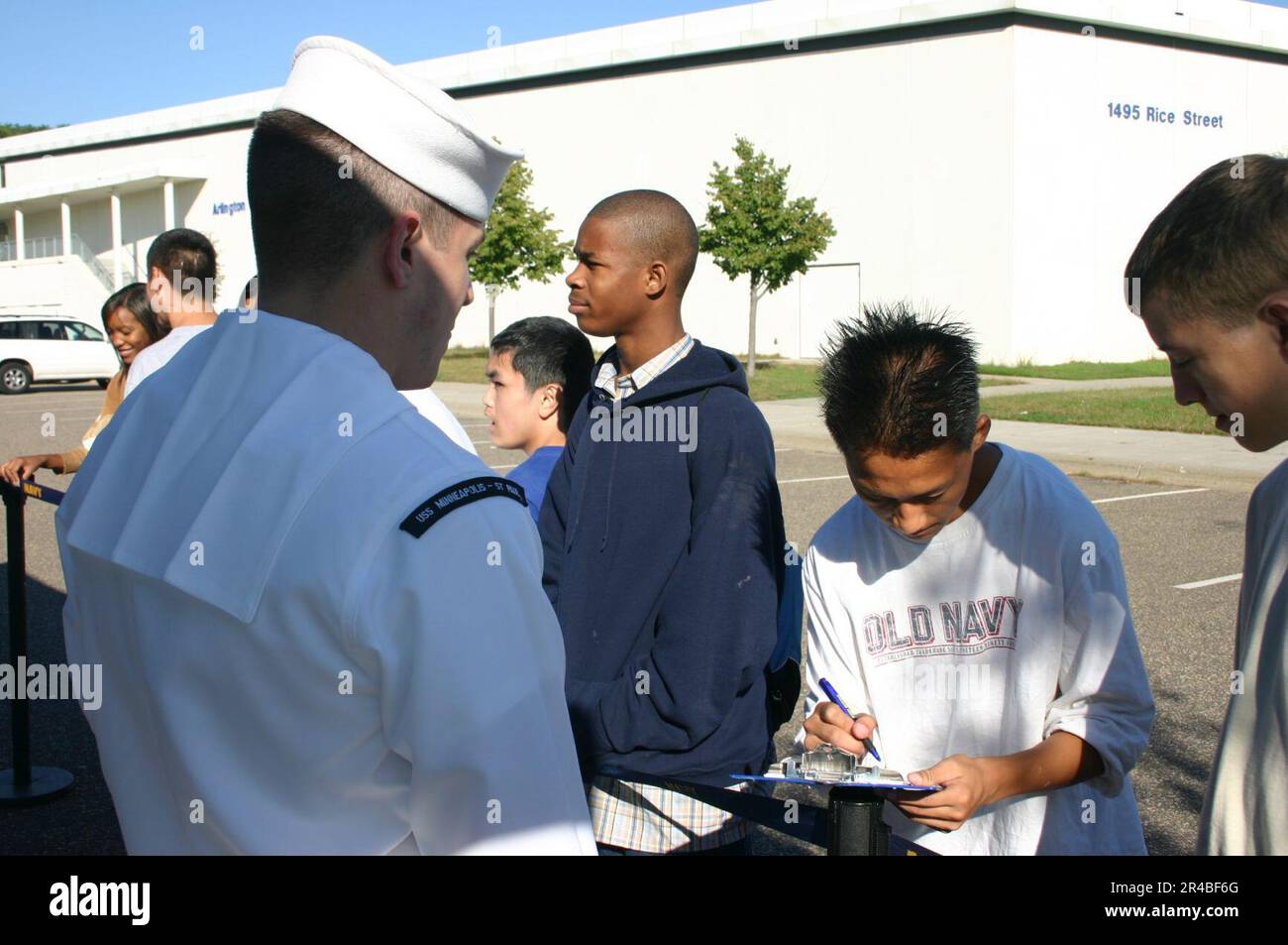 US Navy Machinist Mate 2nd Class assigned to the Los Angeles-class fast ...
