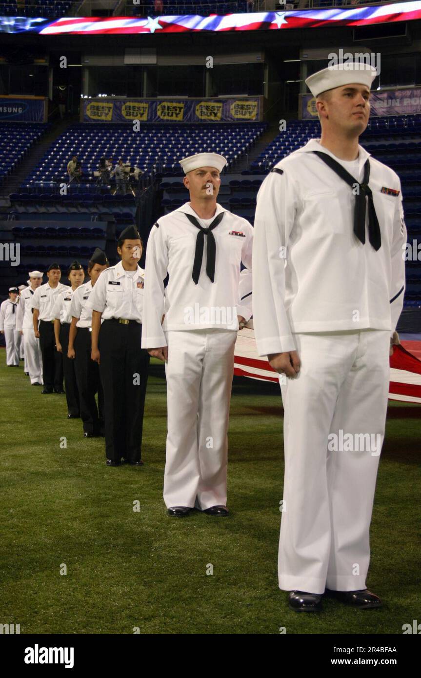 US Navy Sailors, Sea Cadets and Junior ROTC students from the Twin ...
