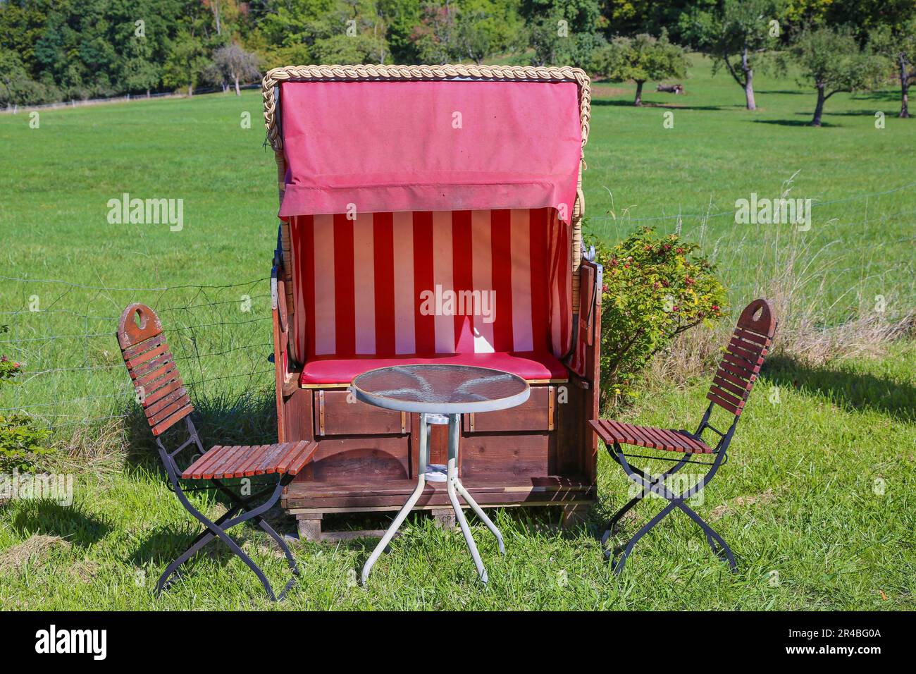 Hofgut Rosenau, beach chair, garden chairs, table, meadow, garden ...