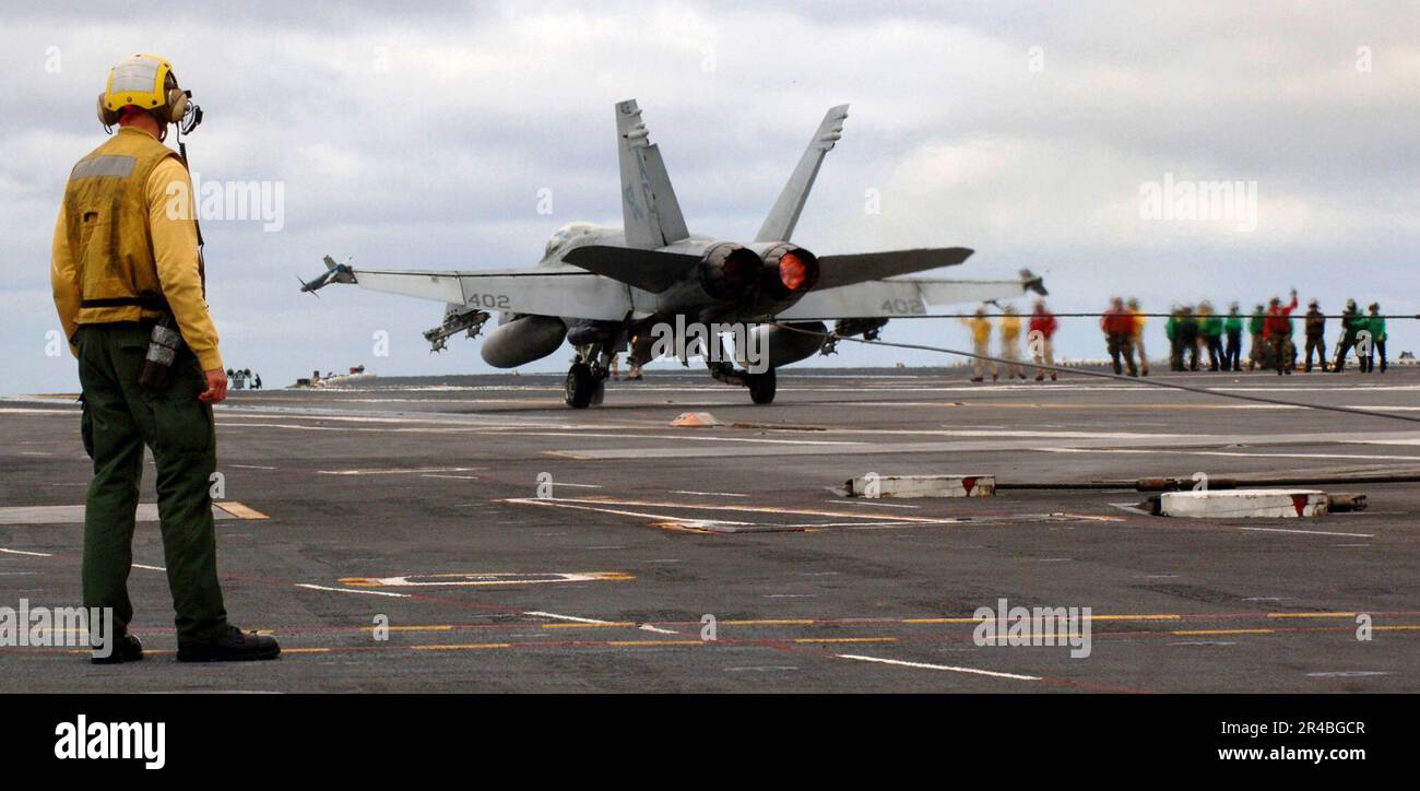 US Navy An F-A-18C Hornet, assigned to the Gunslingers of Strike ...