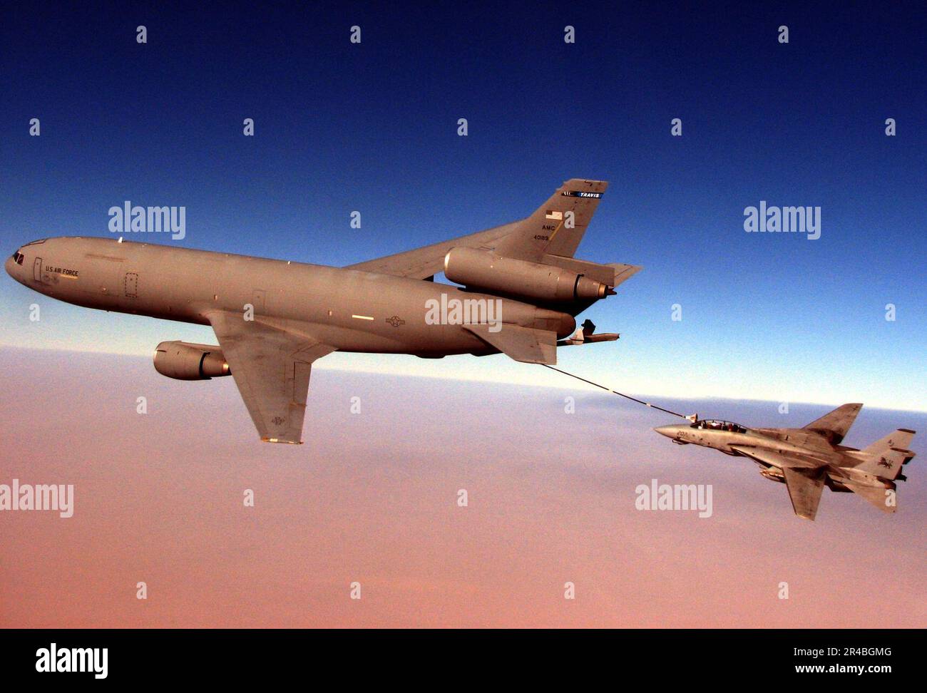 US Navy An F-14D Tomcat conducts aerial refueling with a U.S. Air Force ...