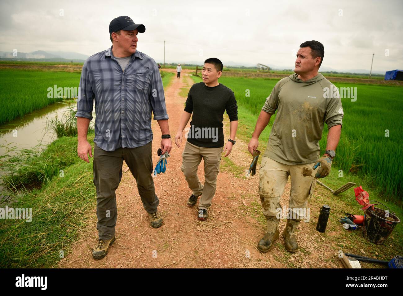 From right, U.S. Army Master Sgt. Anthonie Deyo, the Defense POW/MIA ...