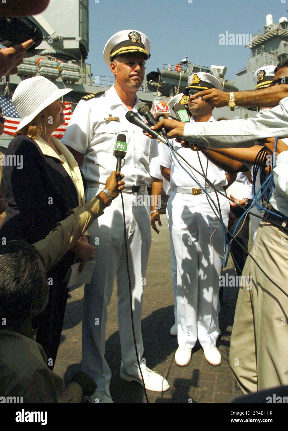 US Navy Commanding Officer, USS Pearl Harbor (LSD 52), Cmdr. Jonathan ...
