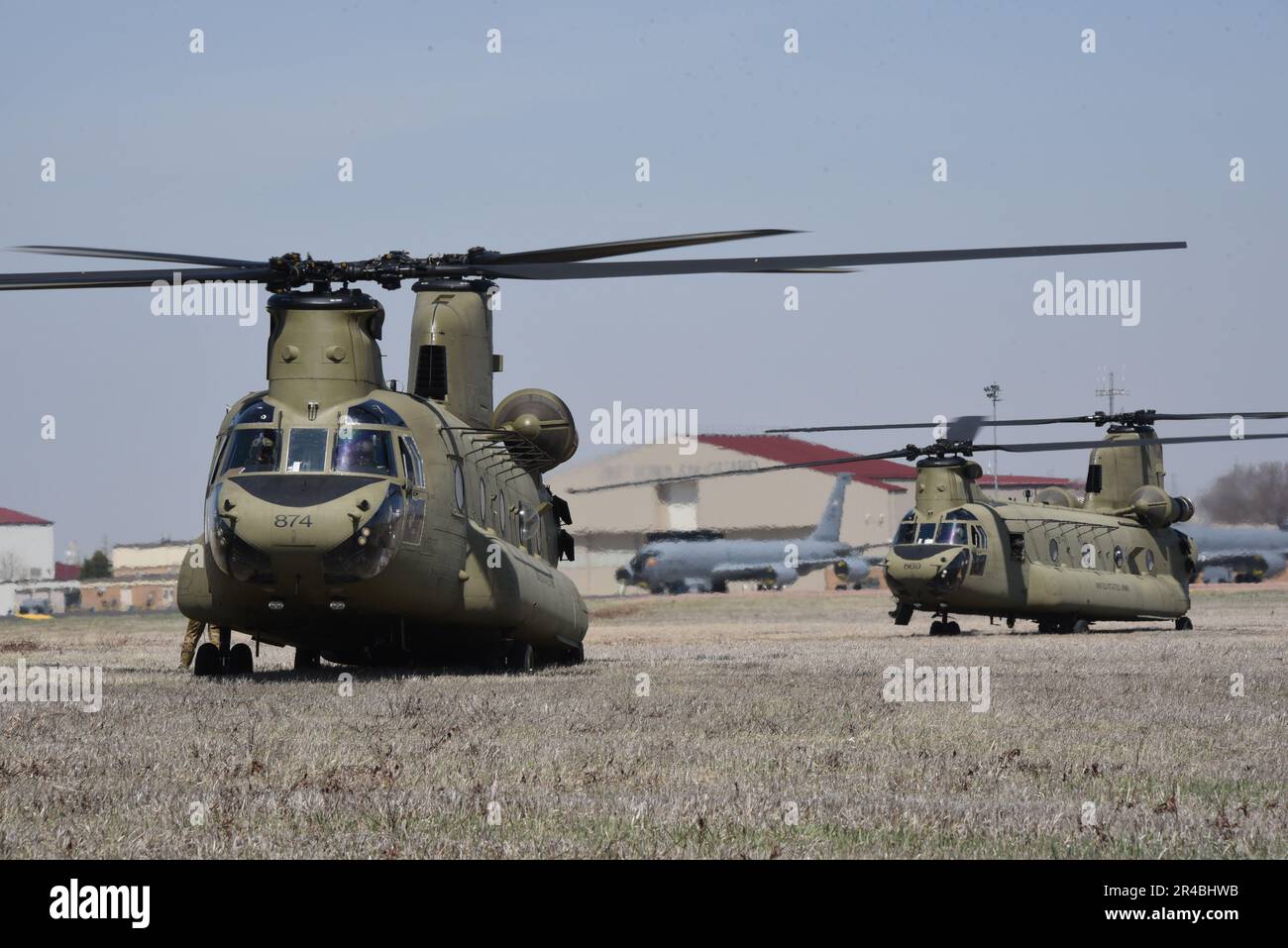 An Iowa Army National Guard CH-47 Chinook helicopter picks up a ...