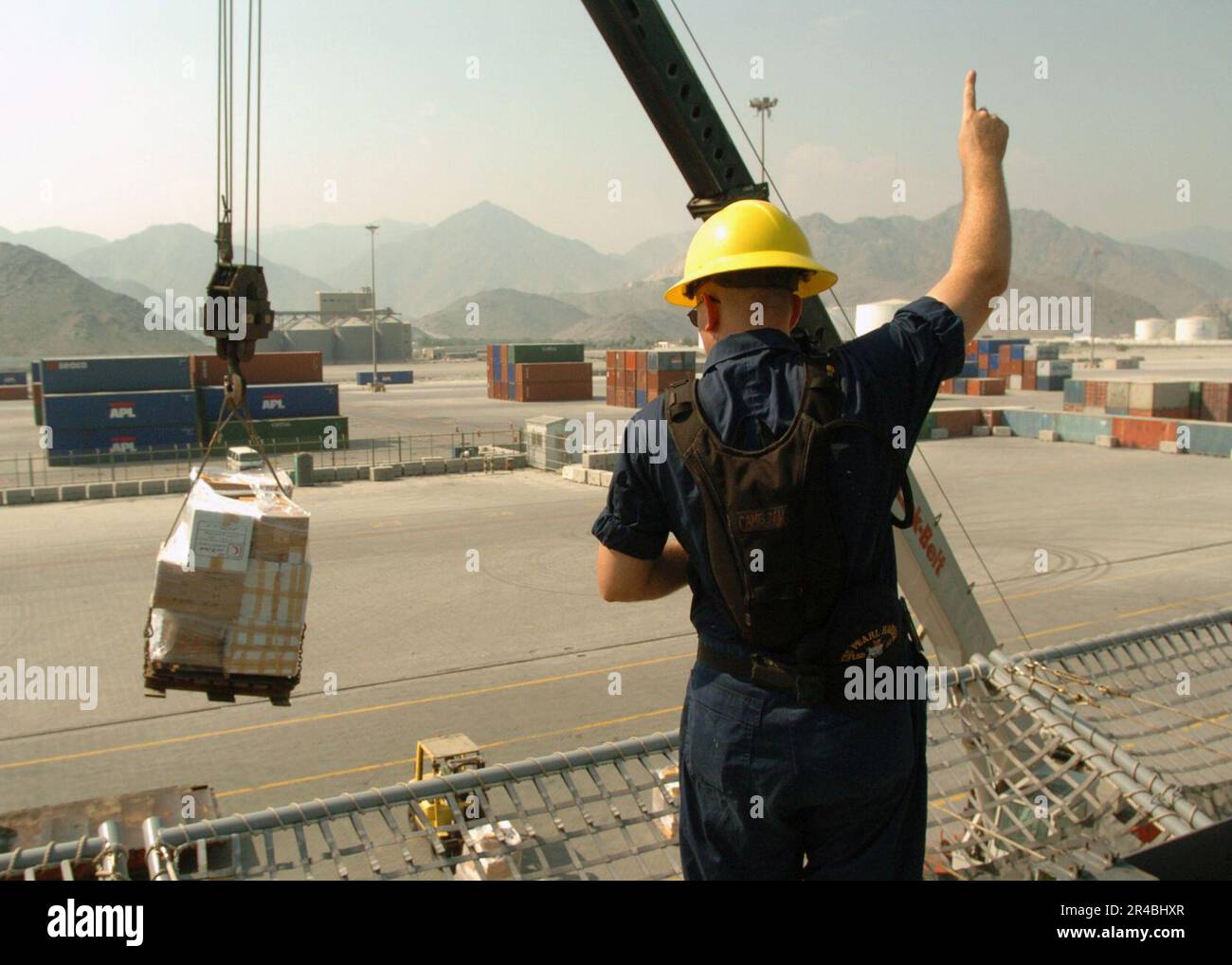 Navy crane hi-res stock photography and images - Alamy