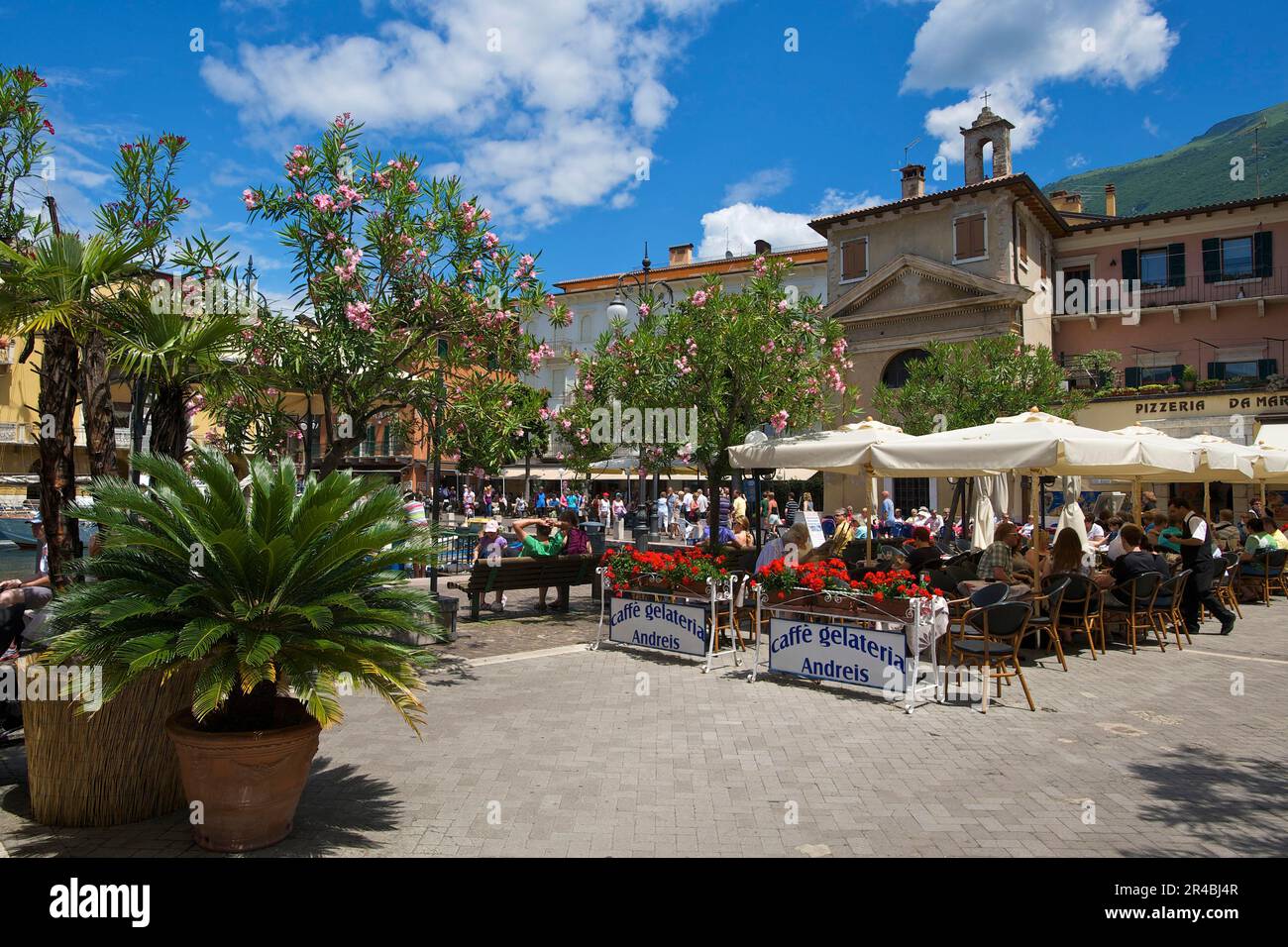 Street Cafe, Lago di, Malcesine, Lake Garda, Veneto, Italy Stock Photo ...
