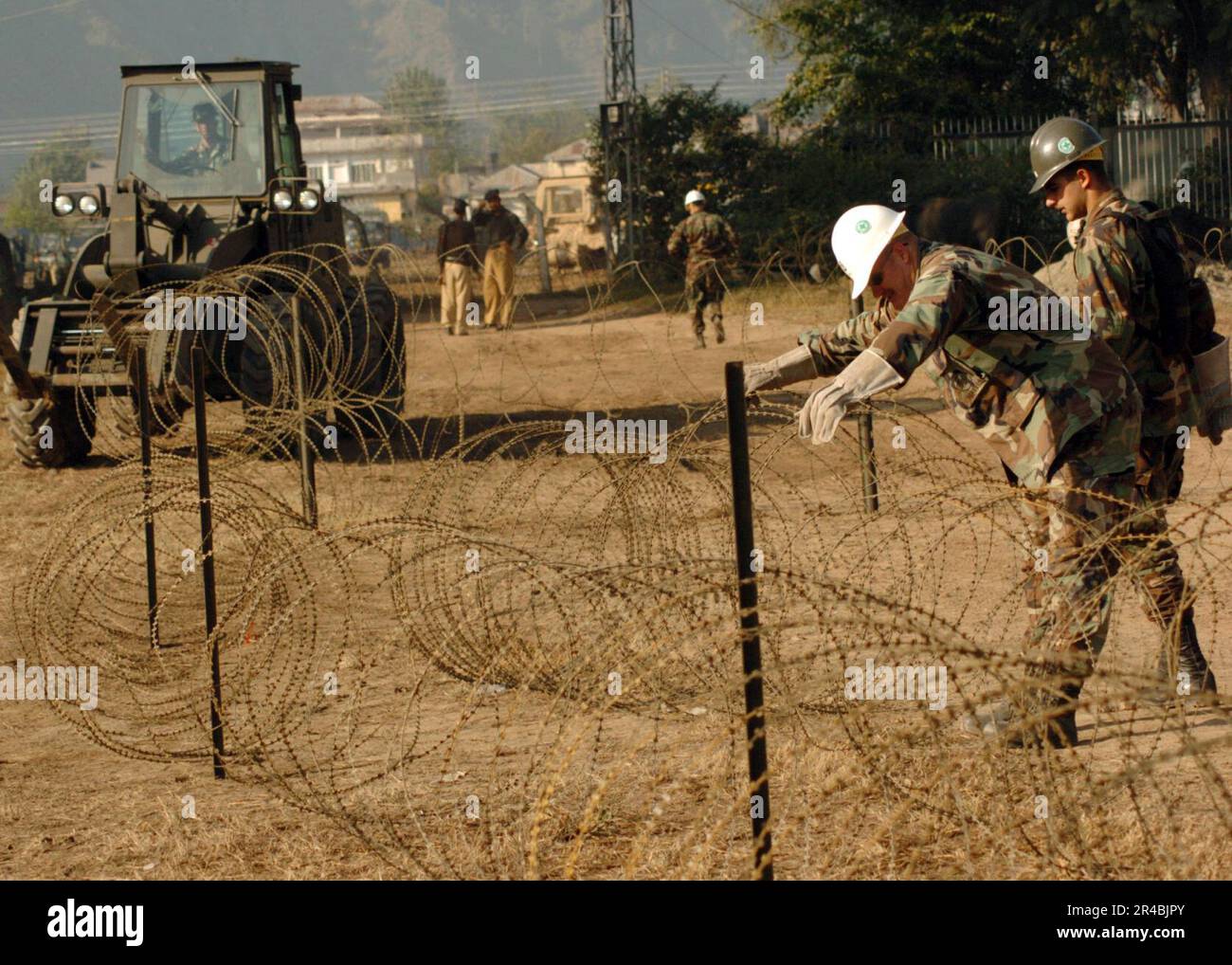 US Navy U.S. Navy Seabees assigned to Naval Mobile Construction ...