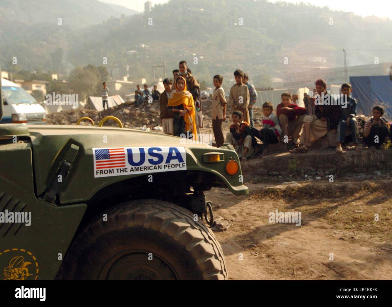 US Navy U.S. Navy Seabees assigned to Naval Mobile Construction ...