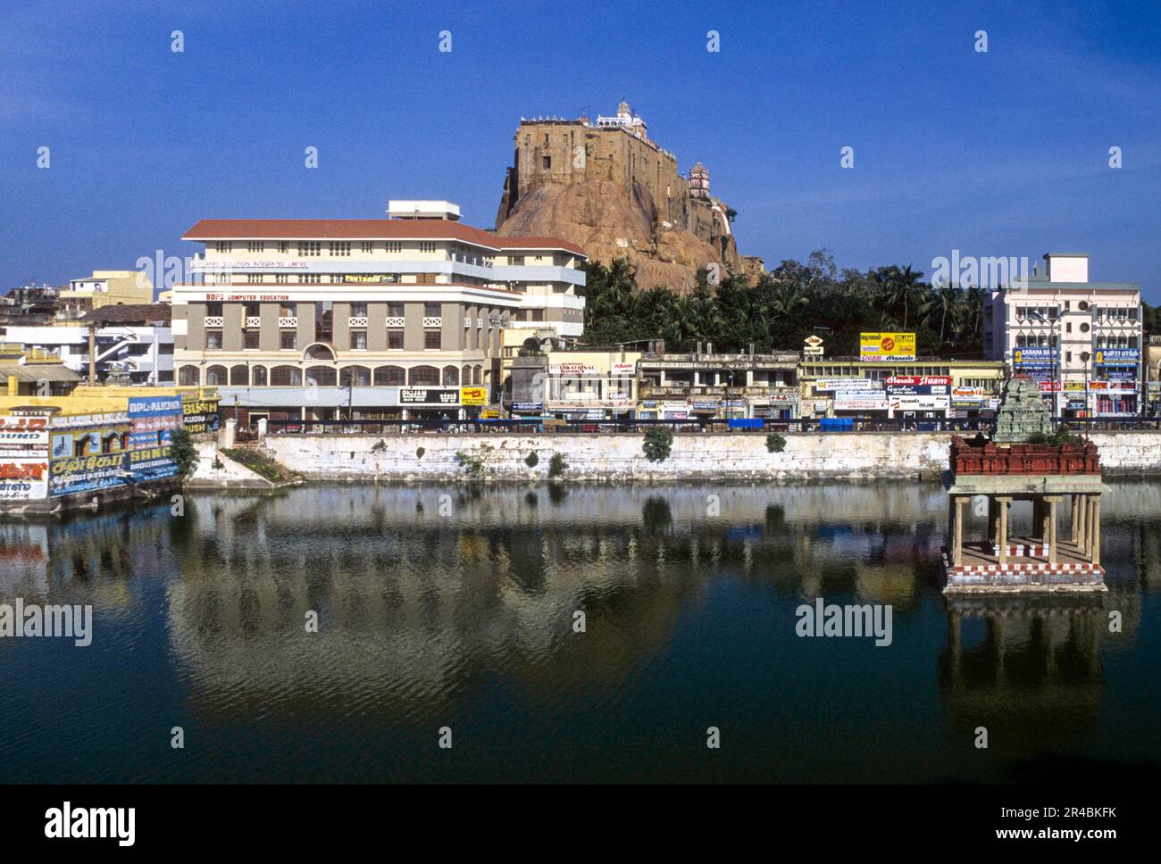 Rock Fort Malaikottai historic fortification with pod tank Teppakulam ...