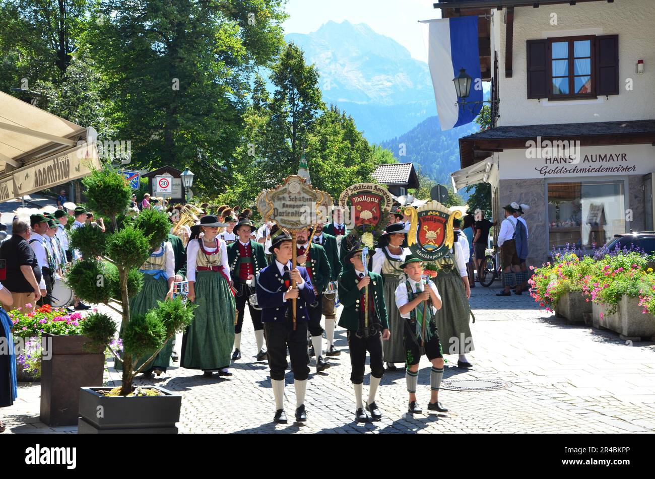 Bavaria, customs, Trachtler, traditional traditional costume parade ...