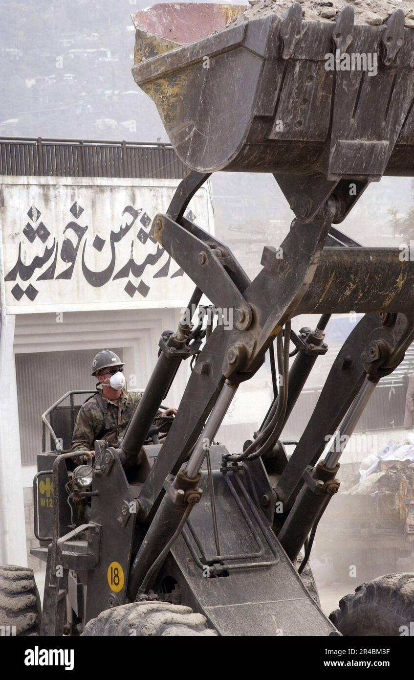 US Navy U.S. Navy Equipment Operator Constructionman assigned to Naval ...