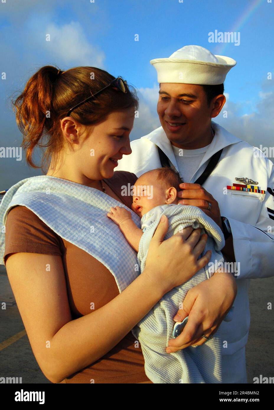 US Navy A Sailor assigned to the Los Angeles-class fast attack ...