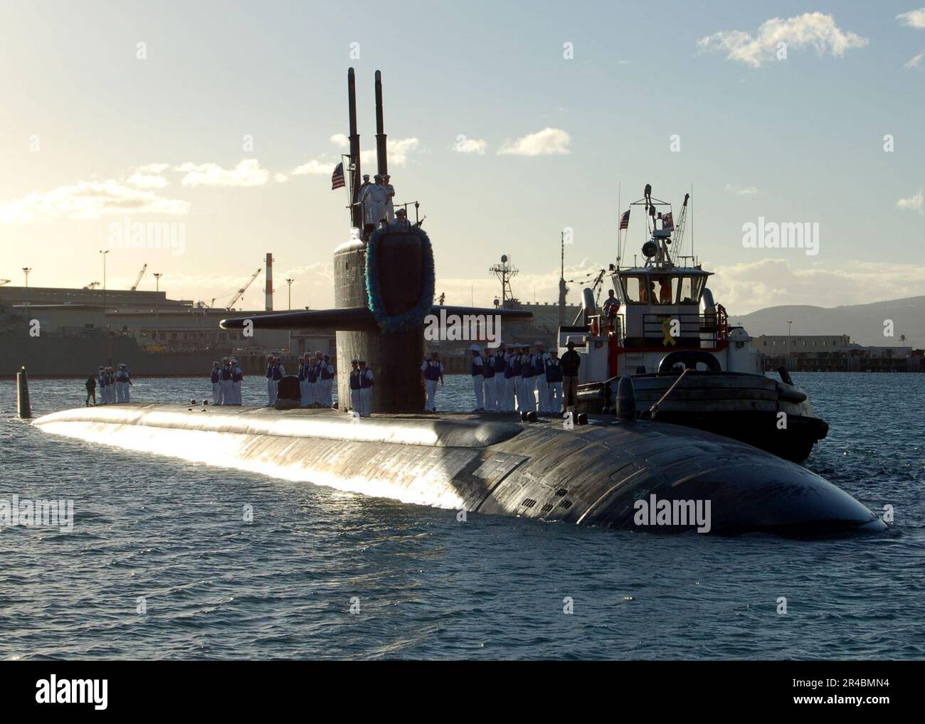 US Navy The Los Angeles-class fast attack submarine USS Key West (SSN ...