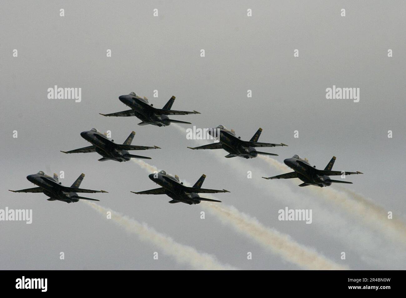 US Navy The U.S. Navy flight demonstration team, the Blue Angels delta ...