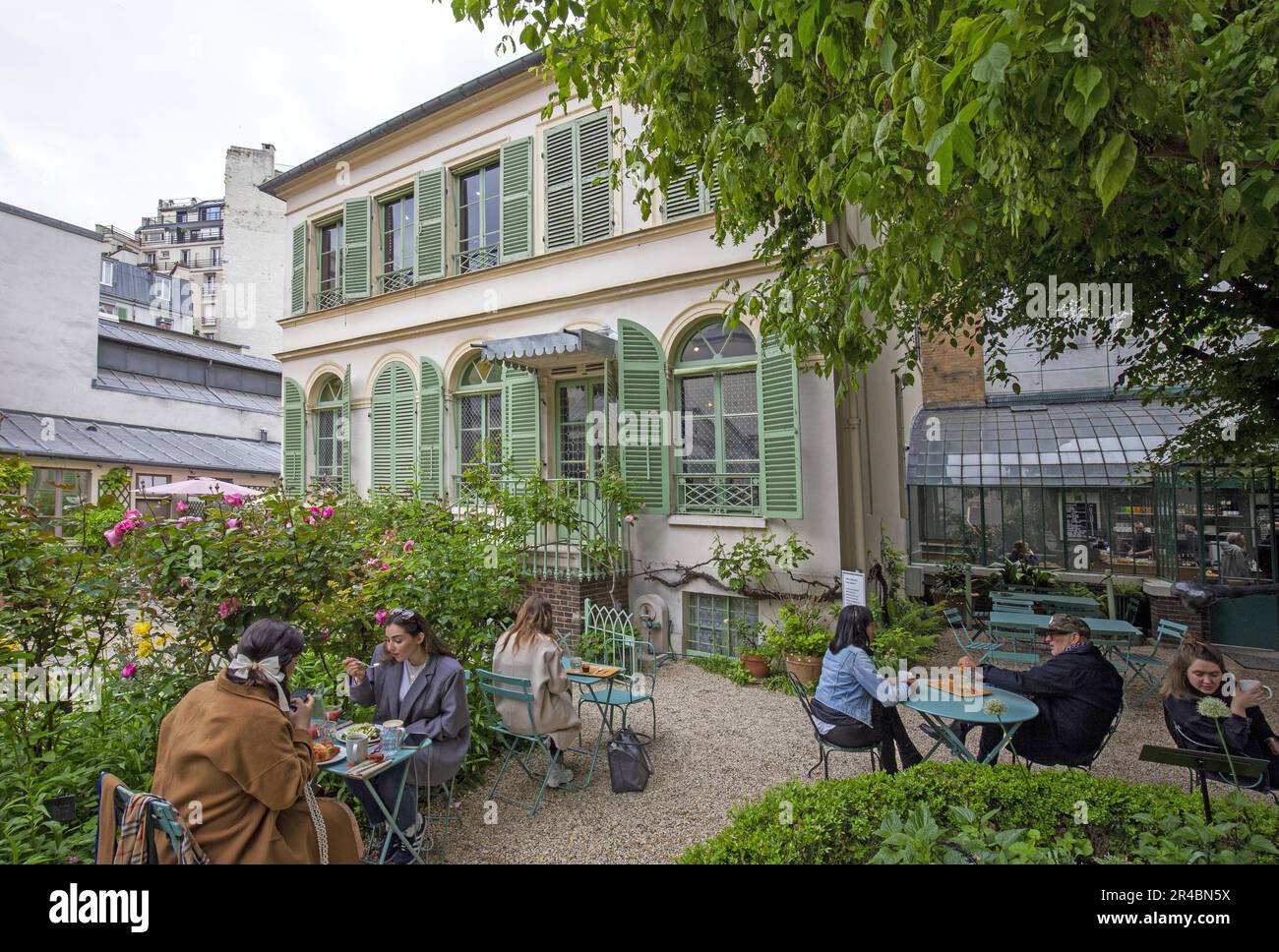 Salon de the, cafe-restaurant, garden of the Musee de la Vie romantique ...
