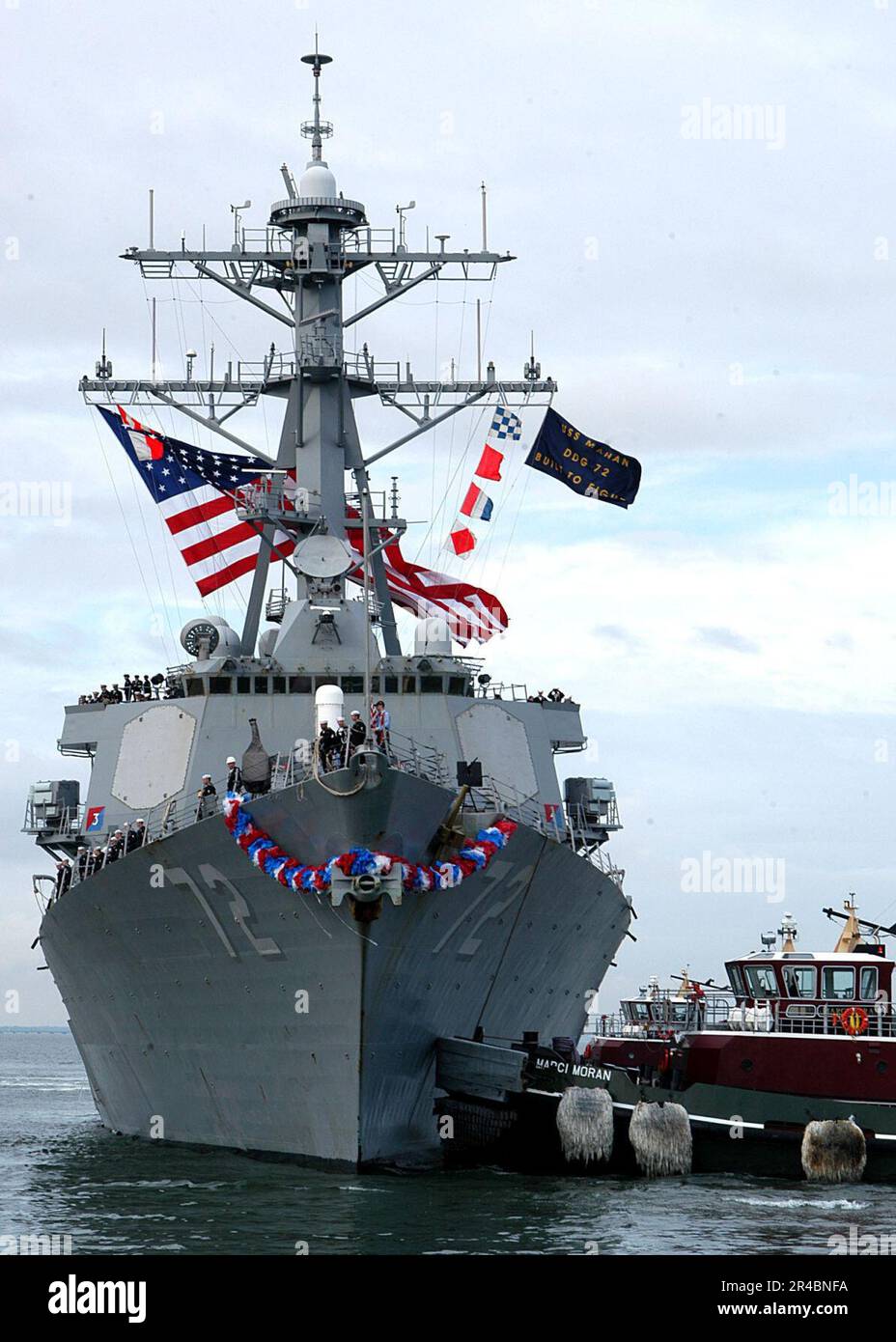 US Navy The guided missile destroyer USS Mahan (DDG 72) returns to ...