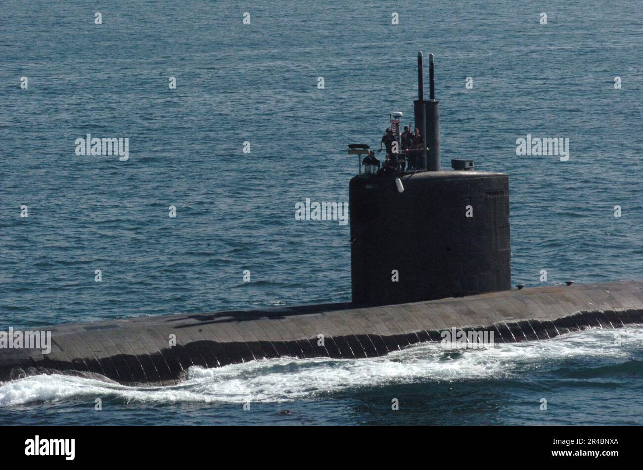 US Navy The Los Angeles-class fast attack submarine USS Asheville (SSN ...