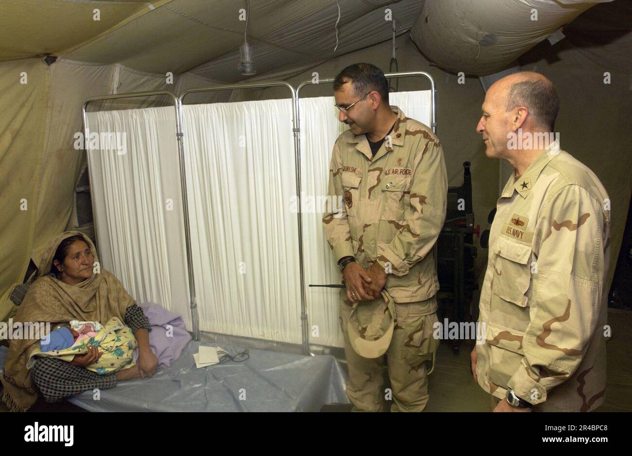 US Navy U.S. Navy Rear Adm. Mike Lefever, right, and Air Force ...