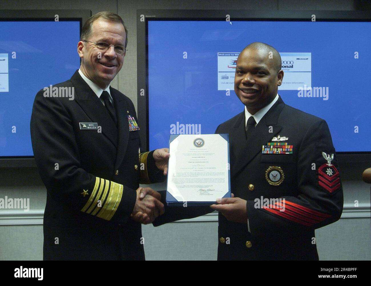 US Navy One of the Navy's top active component Sailors and recruiter of ...