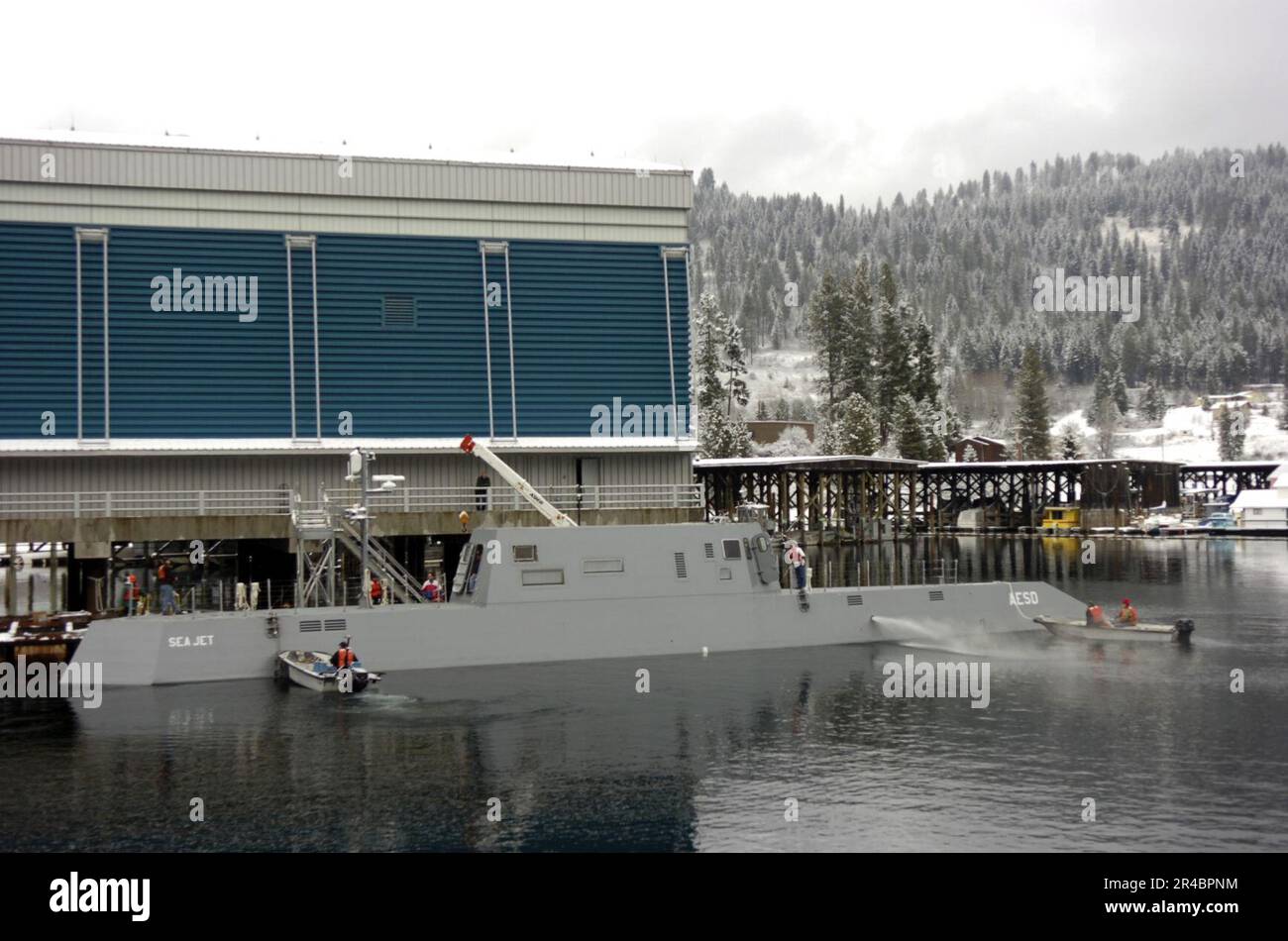 US Navy The Advanced Electric Ship Demonstrator (AESD), Sea Jet, ties ...