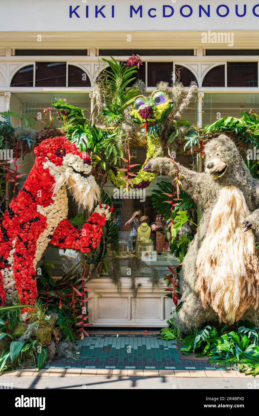 LONDON, UK - MAY 24, 2023: A spectacular floral display decorates ...