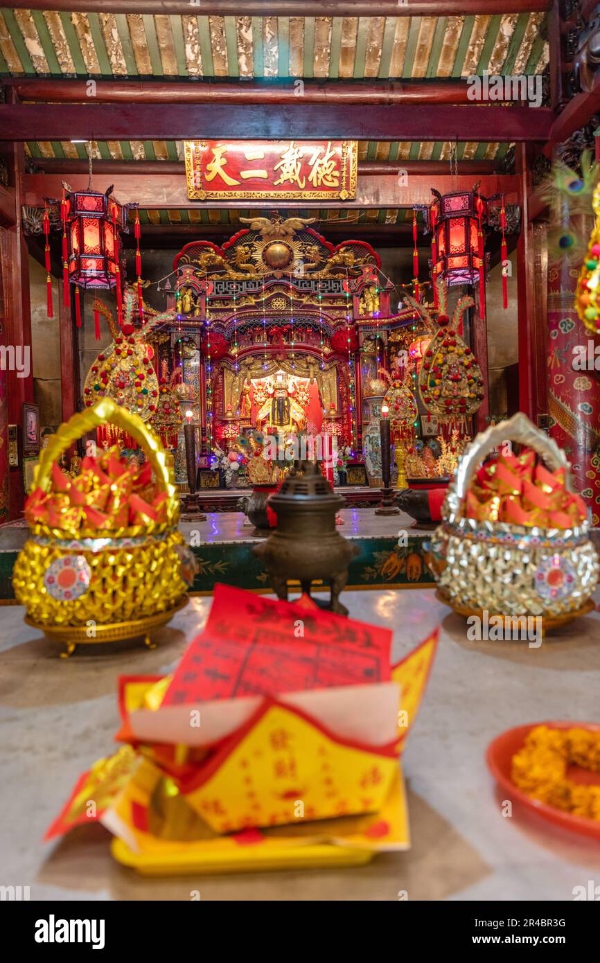 Rong Kueak Shrine or Chao Hon Wong Kung, Chinese Buddhist temple ...