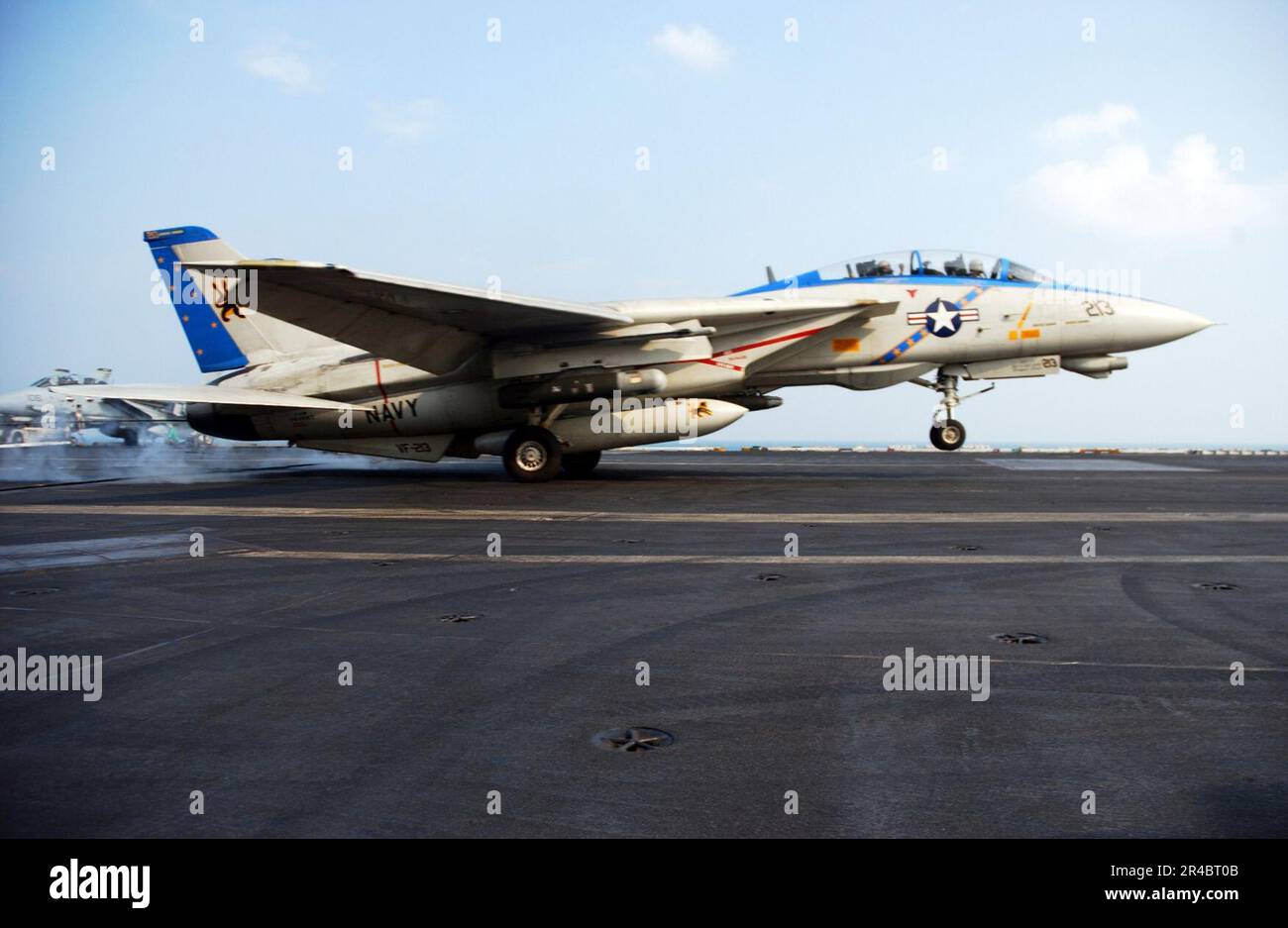 US Navy Commander Carrier Air Wing Eight (CVW-8), Capt. Bill Sizemore makes his 10,000th trap ...