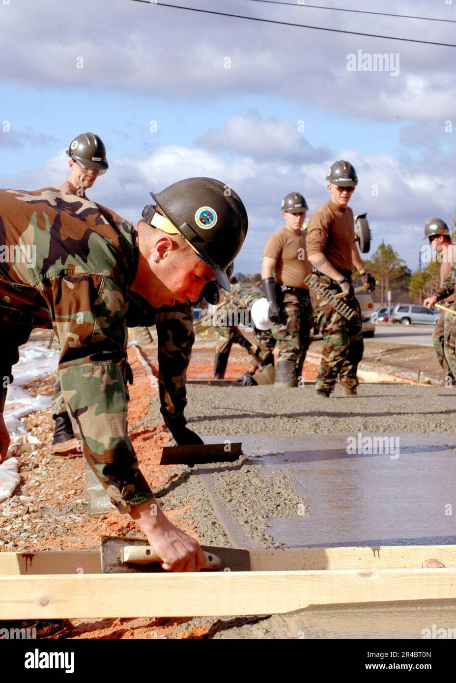 US Navy Constructionman Electrician assigned to Naval Mobile ...
