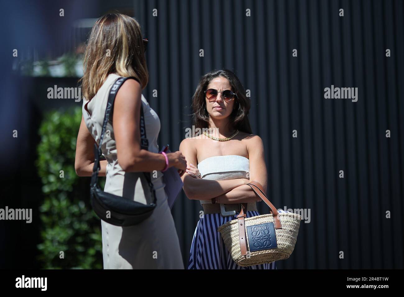 Carmen Montero Mundt talking with Andrea Shagler, Girlfriend of George ...