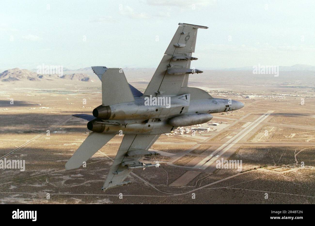 US Navy An F-A-18F Super Hornet assigned to Air Test and Evaluation ...