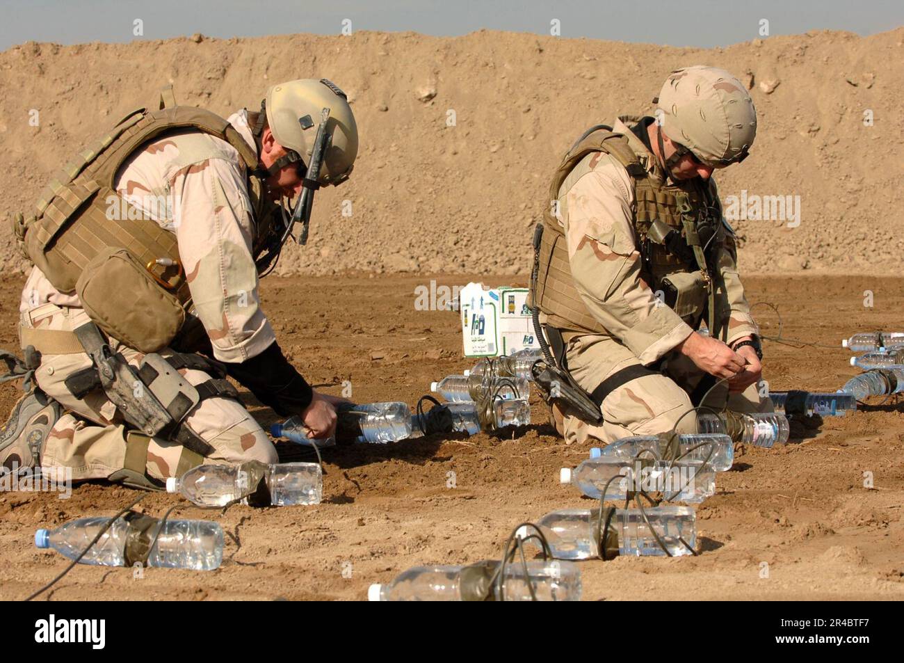 US Navy U.S. Navy Lt. and Boatswain's Mate 1st Class prepare for a test ...
