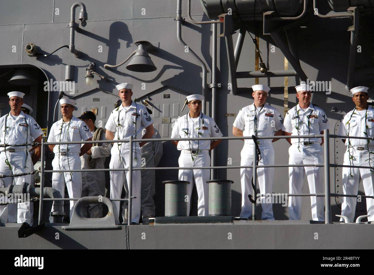 US Navy Sailors aboard the guided missile cruiser USS Chosin (CG 65 ...