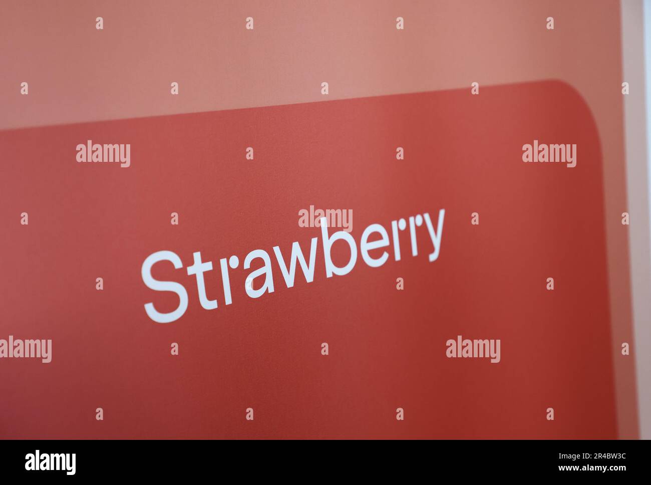 Strawberry logo hi-res stock photography and images - Alamy