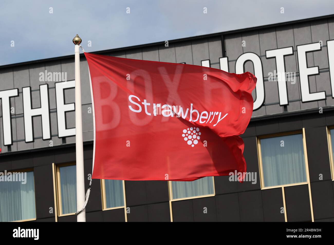 Strawberry logo hi-res stock photography and images - Alamy