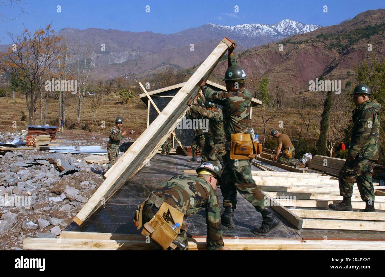 US Navy U.S. Navy Seabees assigned to Naval Mobile Construction ...