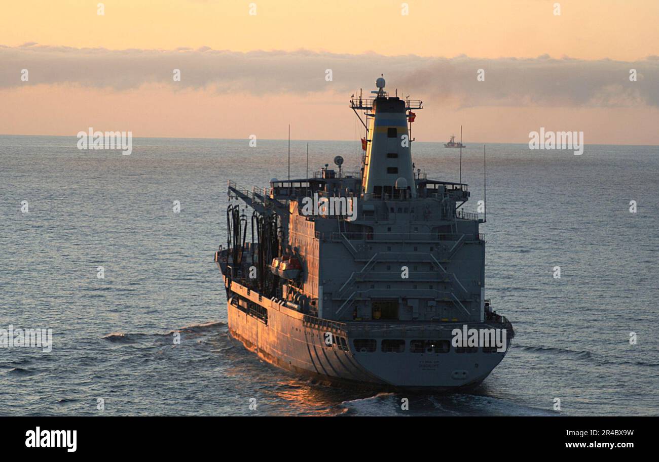 US Navy The Military Sealift Command (MSC) underway replenishment oiler ...
