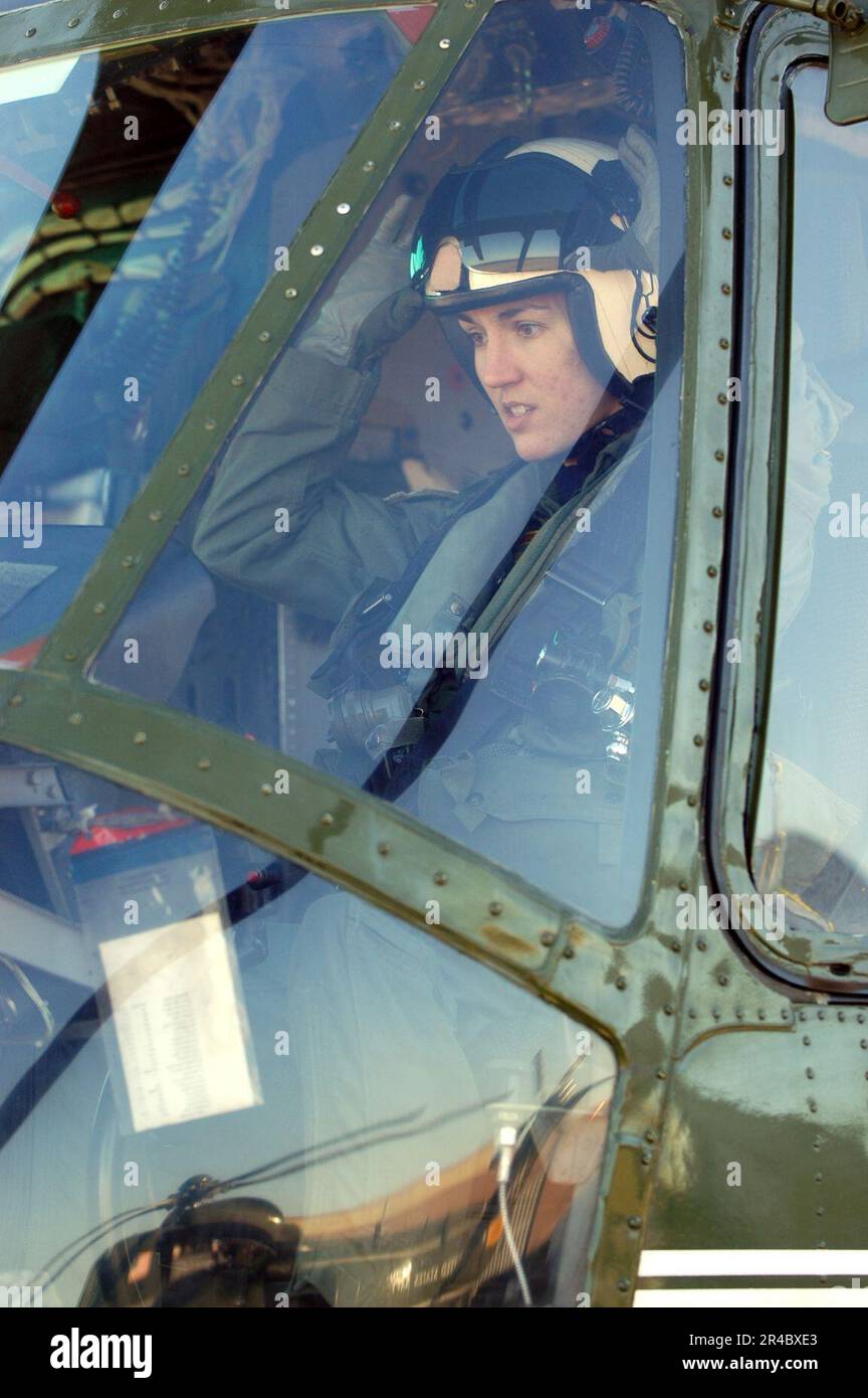 US Navy Lt. assigned to the Fleet Angels of Helicopter Sea Combat ...