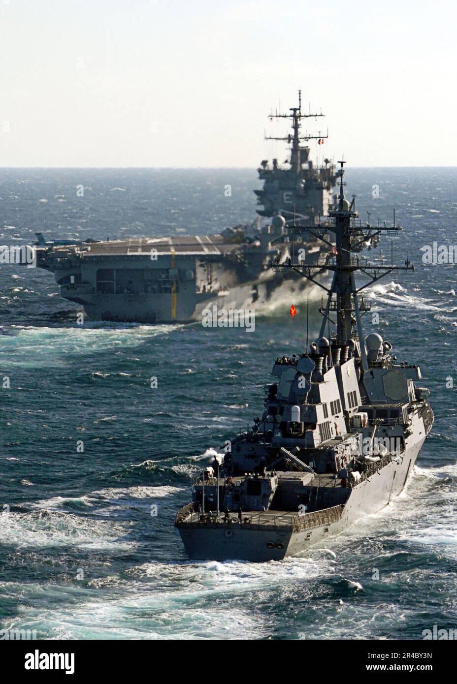 US Navy The guided-missile destroyer USS McFaul (DDG 74) pulls up ...