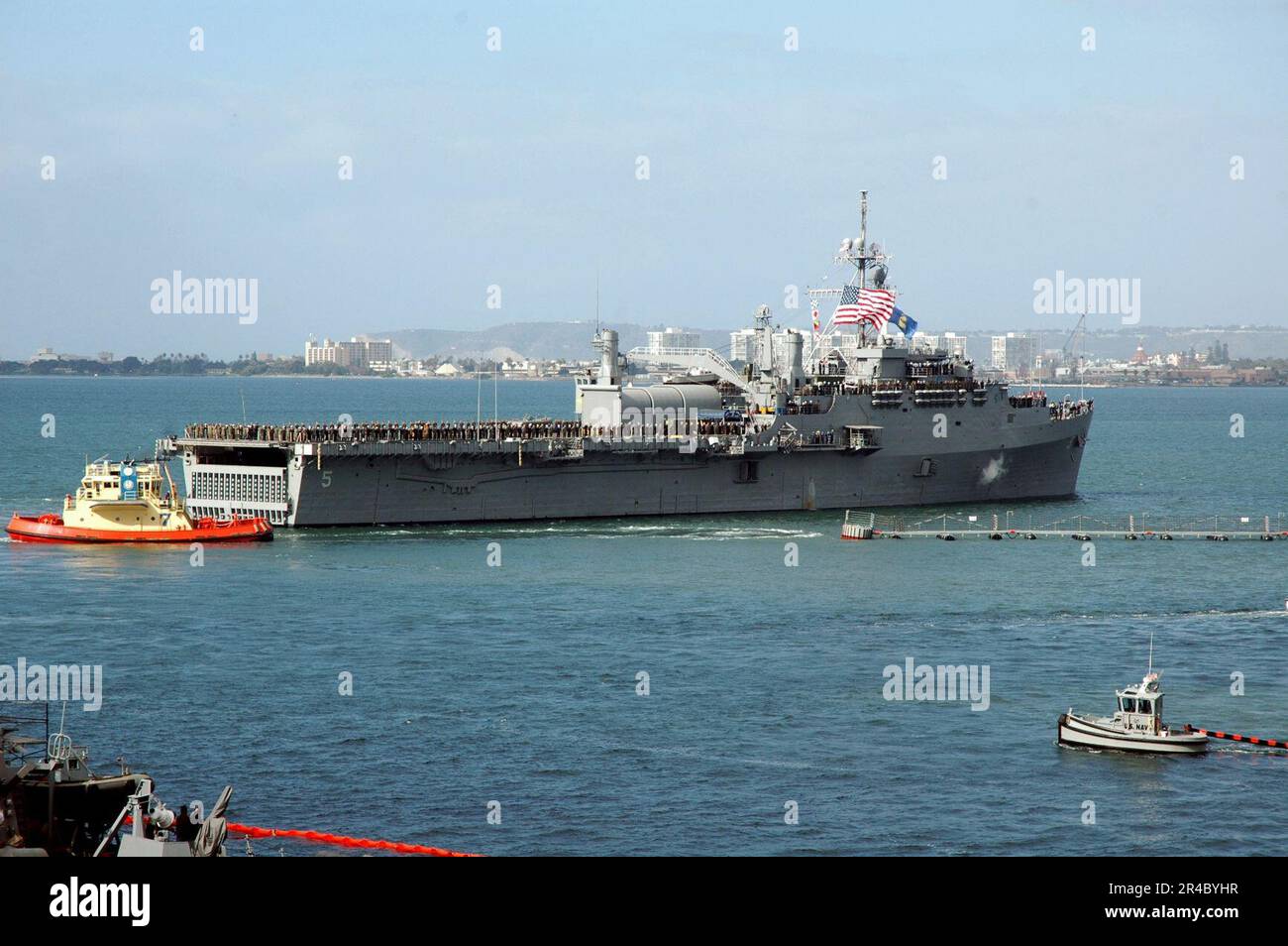 US Navy The amphibious transport dock USS Ogden (LPD 5) departs San ...