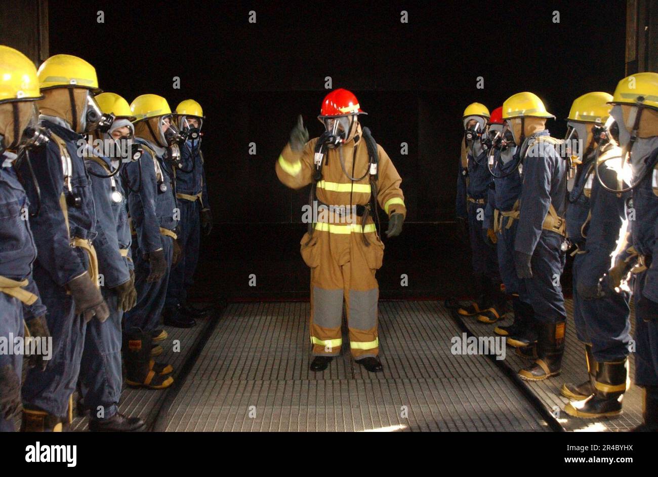 US Navy Machinist's Mate 1st Class gives his students some last-minute ...