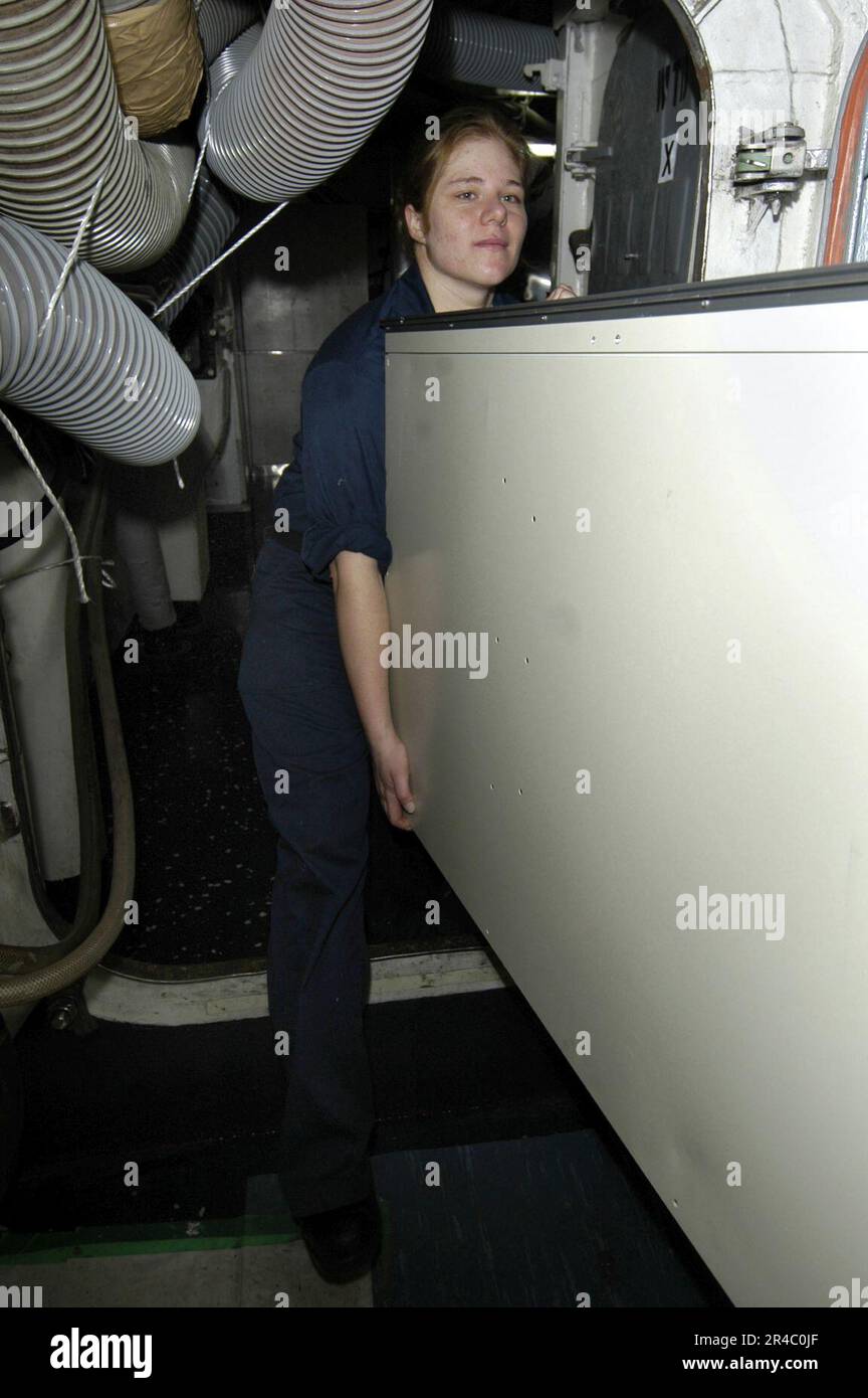 Berthing compartment hi-res stock photography and images - Alamy